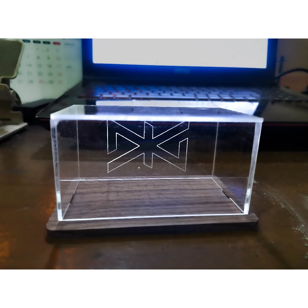 Jual Custom Box Acrylic/Diecast Box mobil akrilik Grafir / custom logo ...