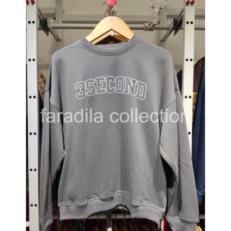 Jual Sweater 3Second Men Logo Center Grey | 100% original | Shopee ...