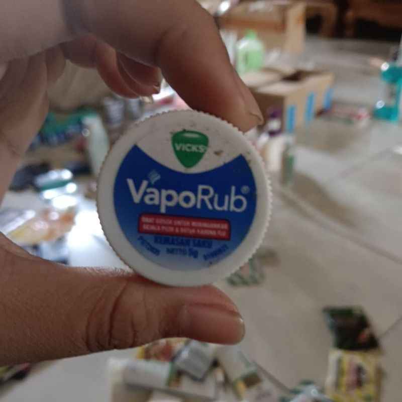 Jual VICK VAPORUB & INHALER 50g , 25g 10g | Shopee Indonesia