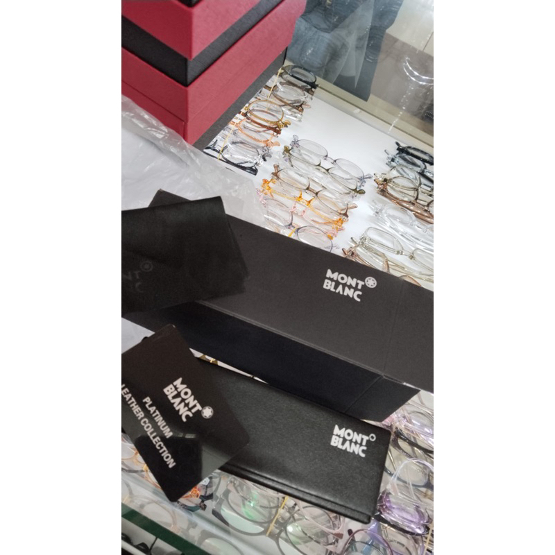 Jual BOX KACAMATA TEMPAT KACAMATA FULL SET KODE MONT BLCK | Shopee ...