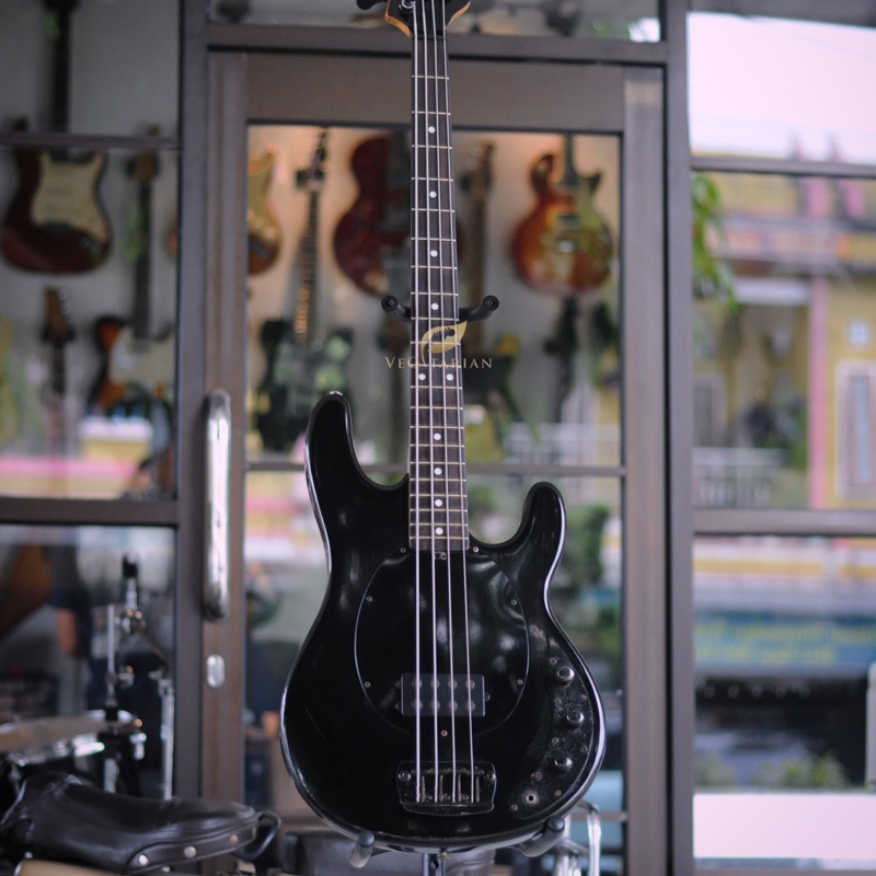 Jual gitar bass electric original OLP MM2 by ernieball musicman ...