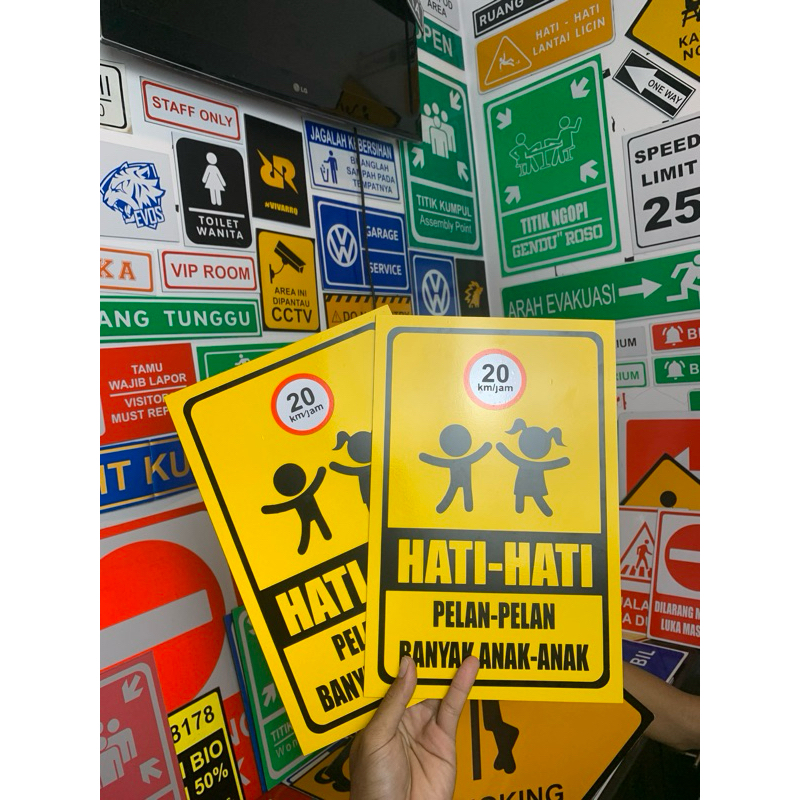 Jual SIGN RAMBU HATI HATI BANYAK ANAK-ANAK 20x30/30x40cm | Shopee Indonesia