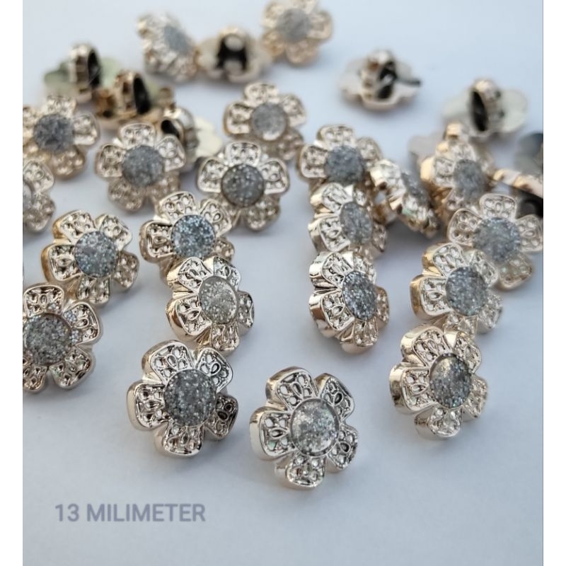 Jual 100 Pcs Kancing baju hias Gliter bunga ukuran 13 mm | Shopee Indonesia