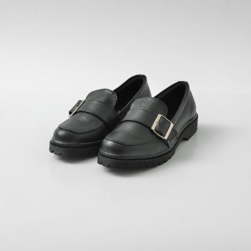 Jual Sepatu Loafers kerja formal non formal warna hitam preloved ...