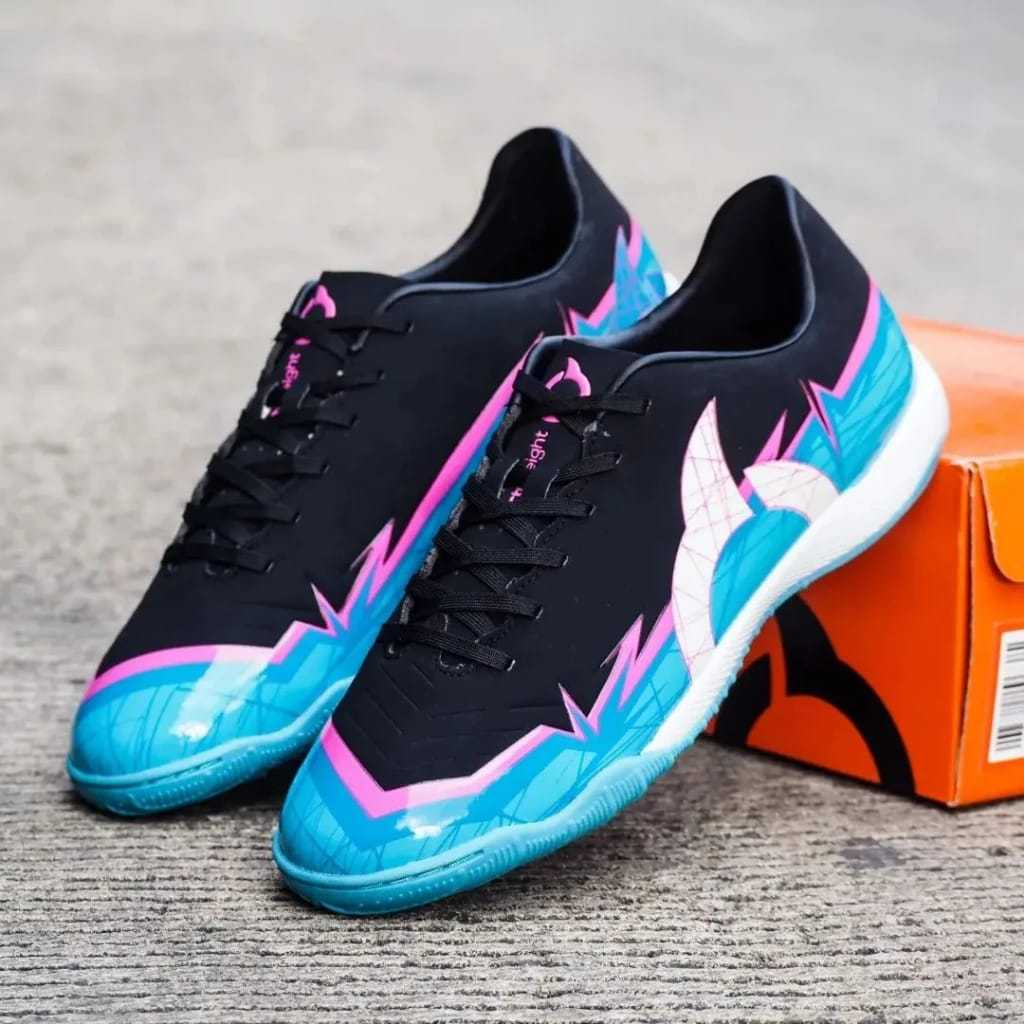 Jual SET BOX sepatu futsal ortuseight original ortus futsal catalyst ...