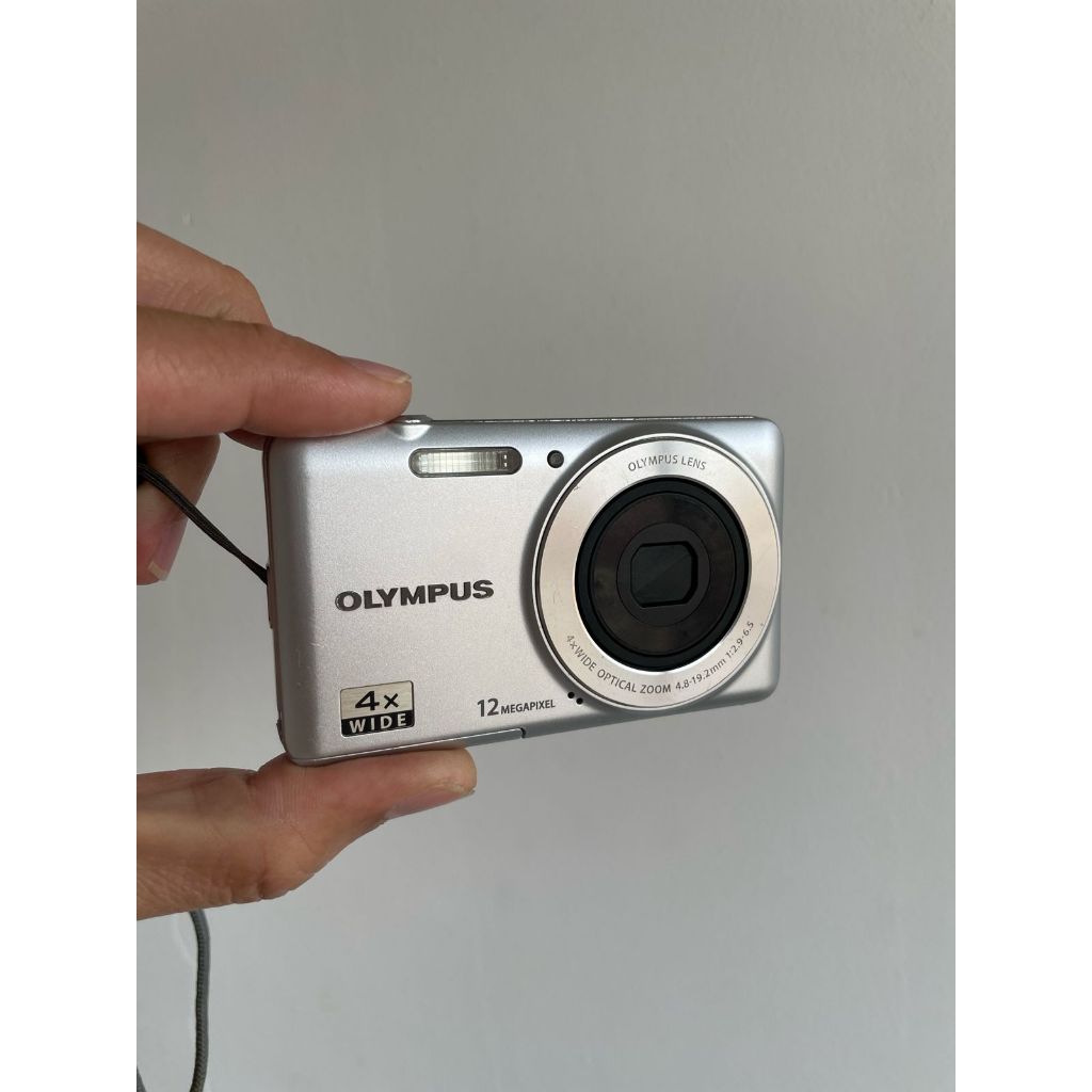 Jual Kamera Compact Pocket Digital Olympus VG-110 Silver Vintage Retro ...