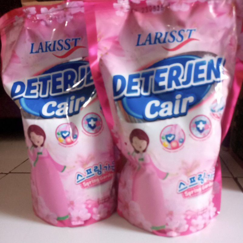 Jual LARISST DETERGEN CAIR 750ML | Shopee Indonesia