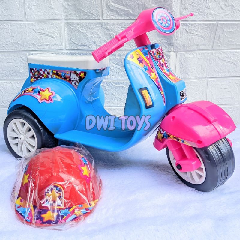 Jual Mainan Anak Vespa Mini Vespa Dorong Roda 3 Dilengkapi Dengan Helm ...