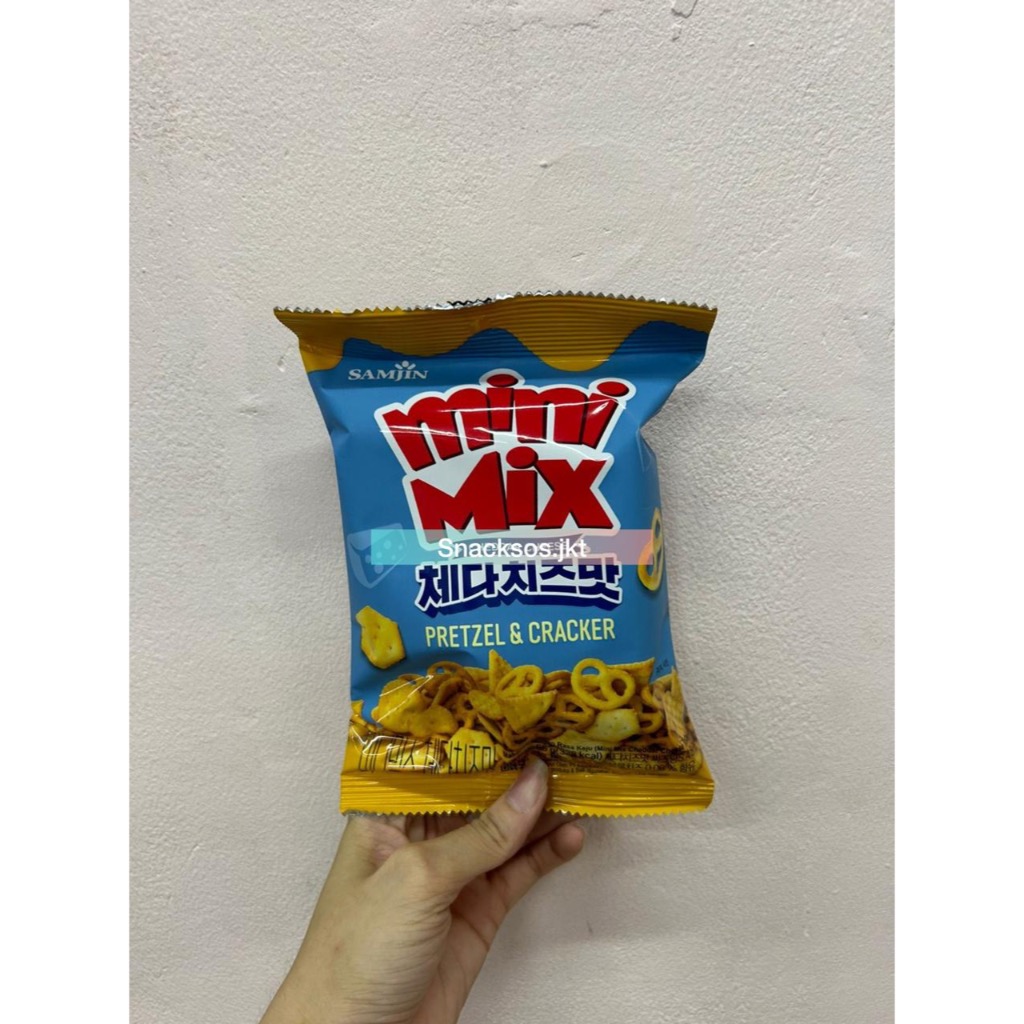 Jual SAMJIN PRETZEL CHEDDAR CHEESE TASTE / SPICY BEEF / STIR-FRIED ...