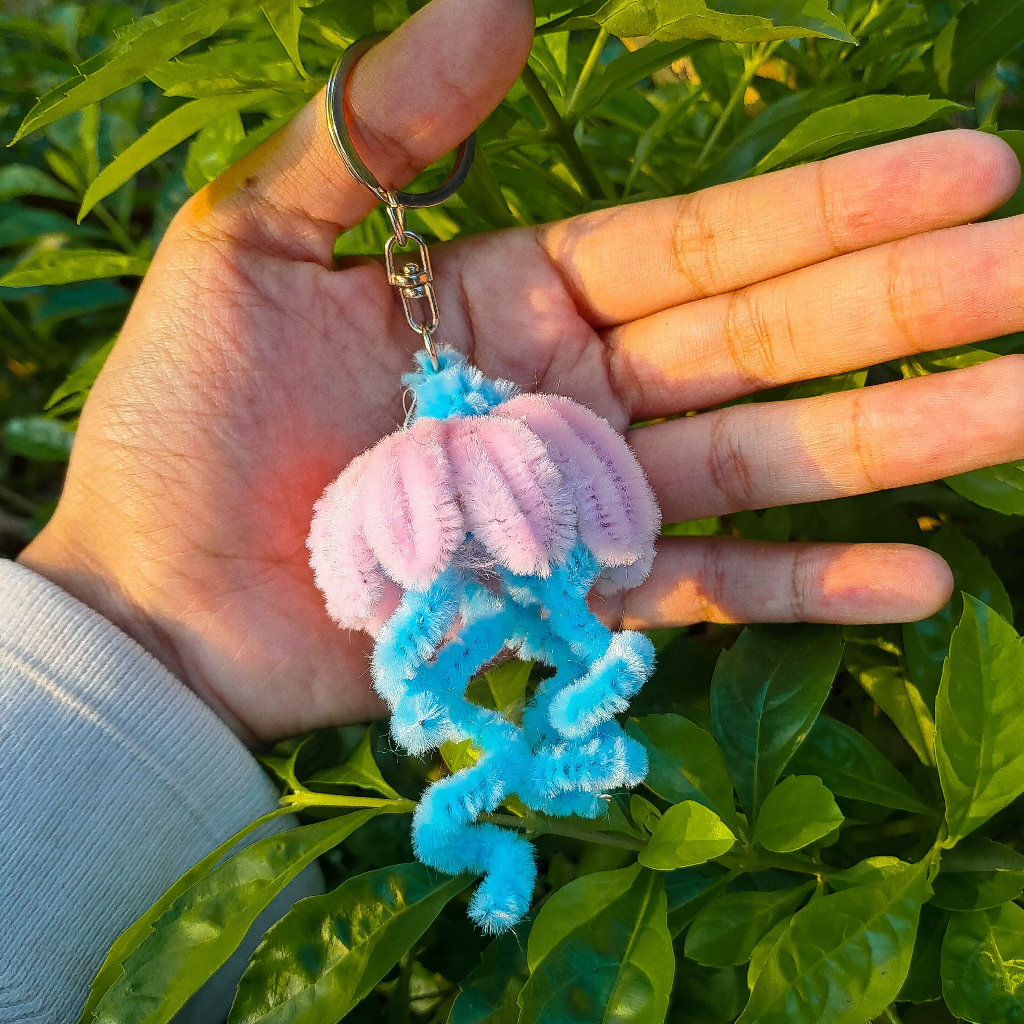 Jual (sweetie pipe) gantungan kunci kawat bulu ubur-ubur | pipe cleaner ...