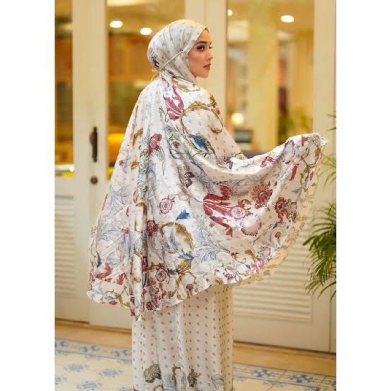 Jual Buttonscarves As Is Prayer Robe (Royale White) | Shopee Indonesia