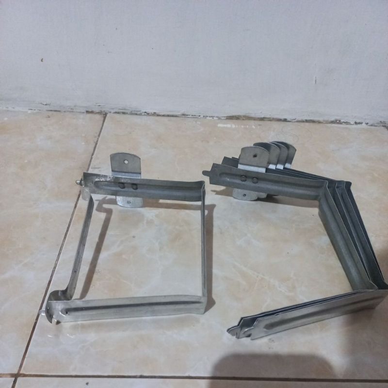 Jual Klem Talang Kotak Galvanis /Gantungan Cagak Talang kotak galvanis ...