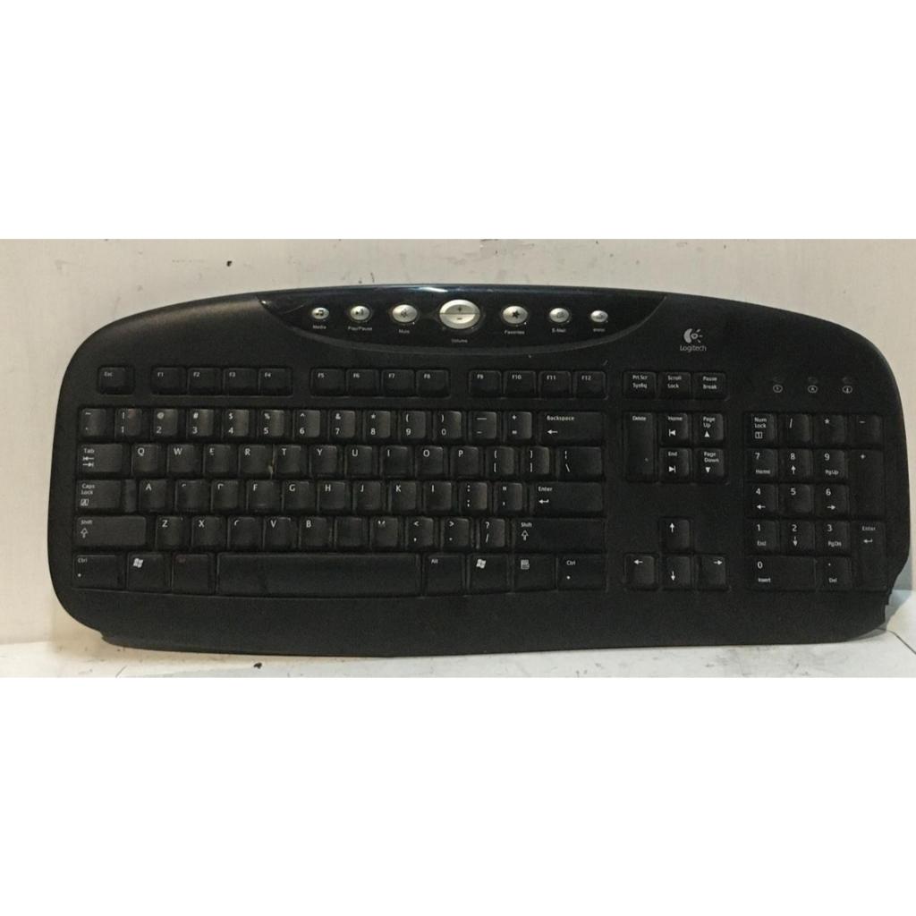 Jual keyboard logitech warna hitam minus pinggirannya patah sedikit ...