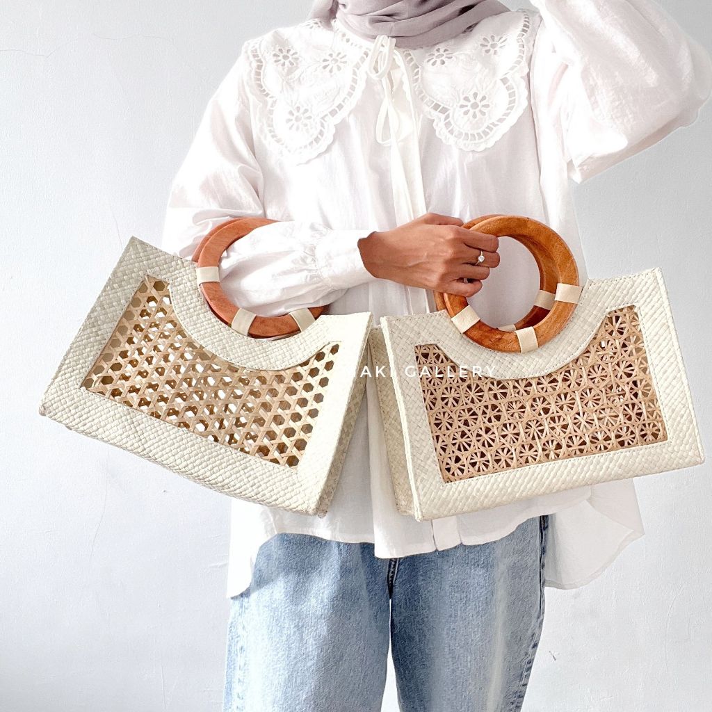 Jual Tas Anyaman Pandan Natural Handle Kayu Handbag Etnik Bali Hampers ...