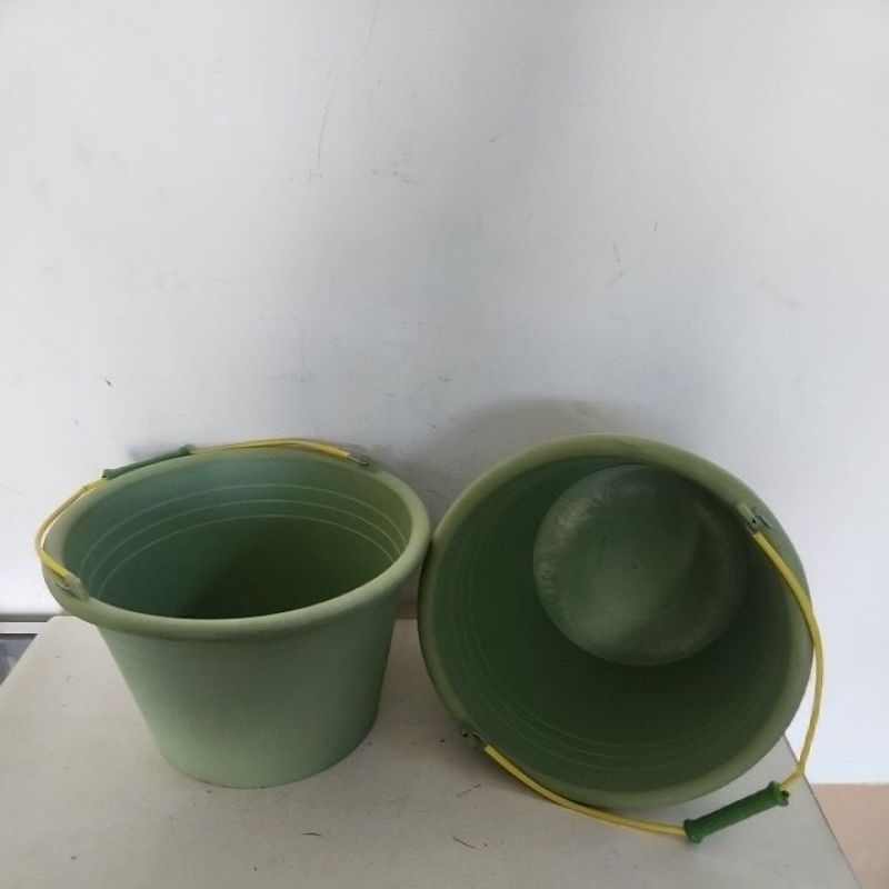 Jual Ember Cor Tebal No.18 / Ember Cor Besar / Ember Plastik Hitam Anti ...