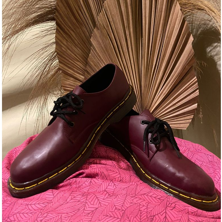 Jual Sepatu Docmart Terlengkap & Harga Terbaru Mei 2026 | Shopee Indonesia