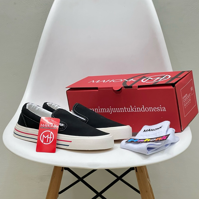 Jual SEPATU MAHONK - Slip On Black White Og Gr2 Brand Lokal Indonesia ...