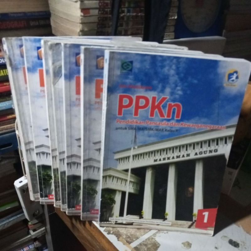Jual BUKU PPKN/PENDIDIKAN PANCASILA DAN KEWARGANEGARAAN UNTUK SMA KELAS 10/X/1 REVISI K13 ...