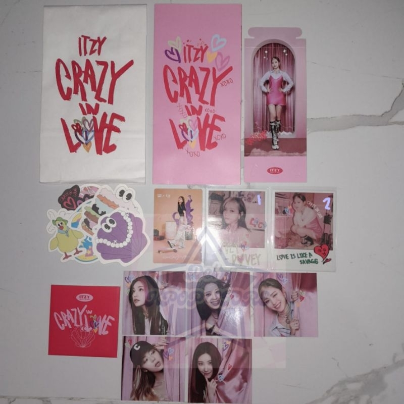 Jual Merchandise album crazy in love itzy sticker, polaroid, standee ...
