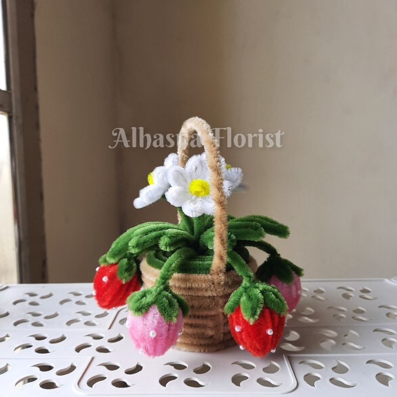 Jual Bunga pipe cleaner Kawat bulu Pohon Mini Buah Strawberry | Shopee ...