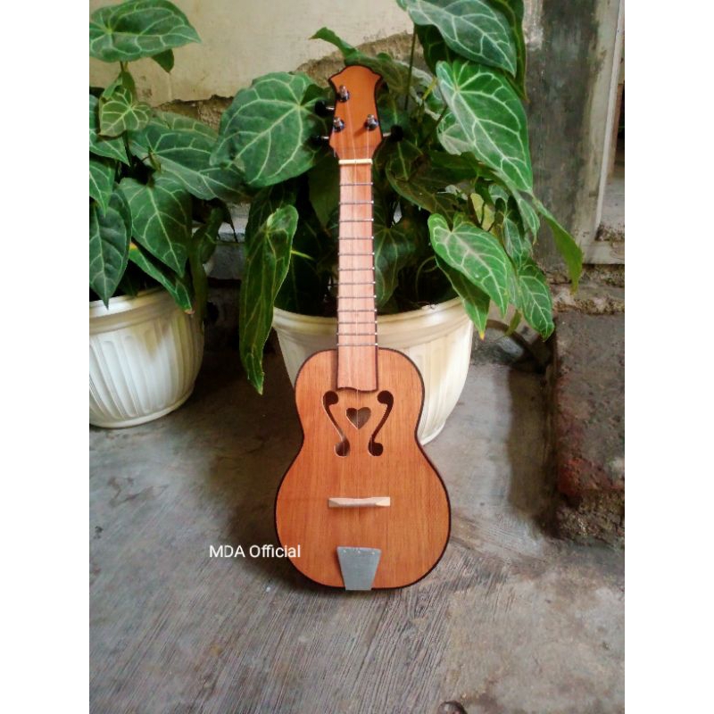 Jual Ukulele/Kentrung kayu Senar 3 (lubang biola) | Shopee Indonesia