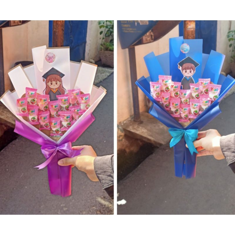 Jual Buket Wisuda Yupi + Topper Bouquet Bucket Permen Yupi | Shopee ...