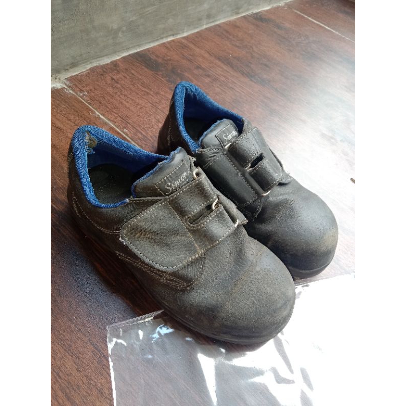 Jual sepatu bekas murah | Shopee Indonesia