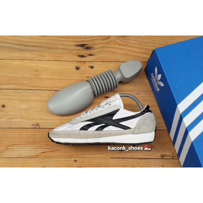 Jual SEPATU SNEAKERS CASUAL REEBOK AZTEC WHITE BLACK ORIGINAL | Shopee ...