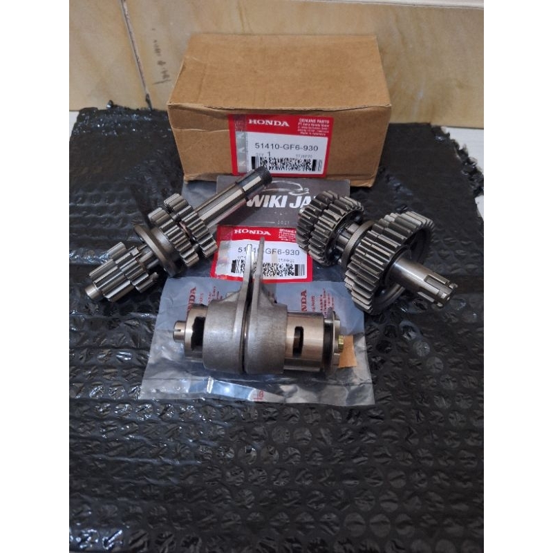 Jual Gigi Rasio komplit+Garpu udang perseneling GF6 Honda Win 100/Win ...