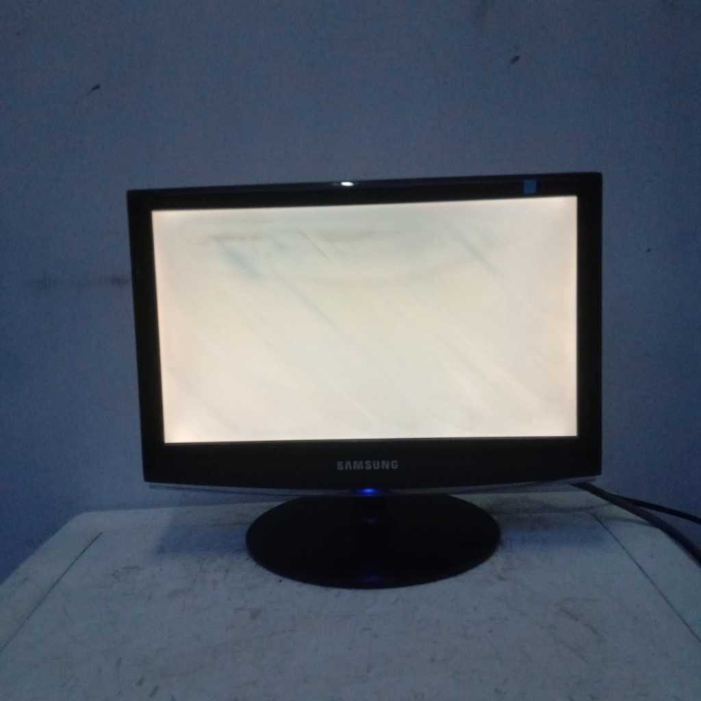Jual lcd monitor samsung syncmaster 633nw kondisi minus layar gambar ...