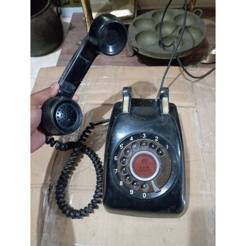 Jual BARANG ANTIK Telepon jadul/telpon jadul/telpon putar Jadul vintage ...