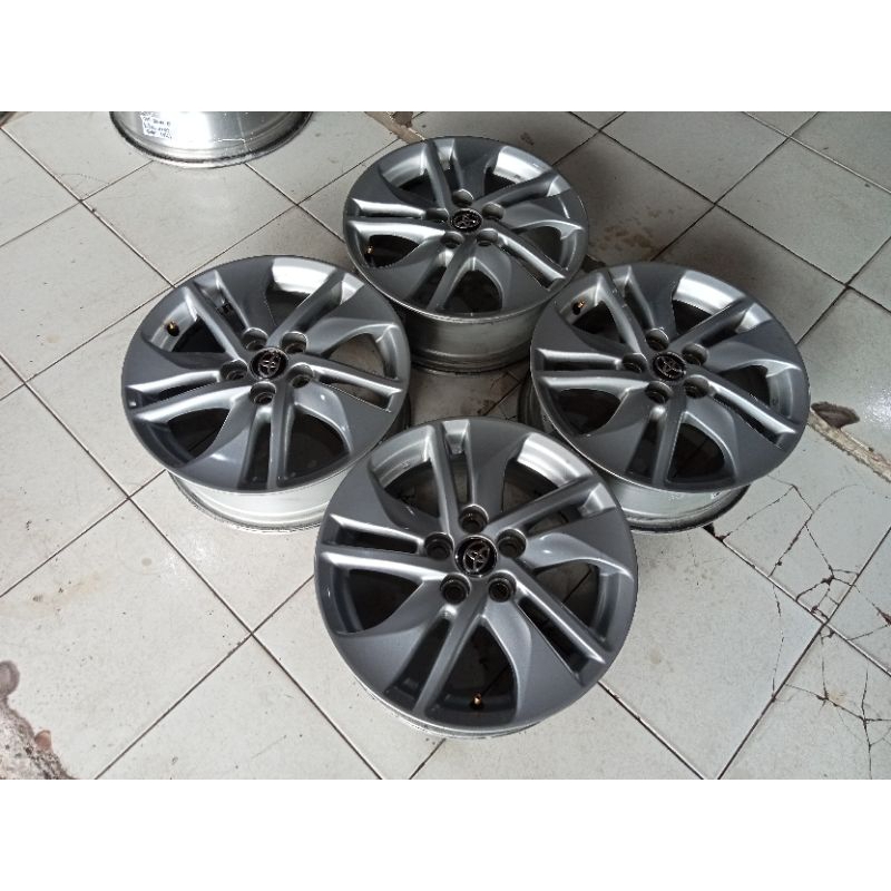 Jual velg bekas Mobil Sienta Ring 15 lebar 5,5 pcd 5x100 cocok di altis new avanza new xenia ...