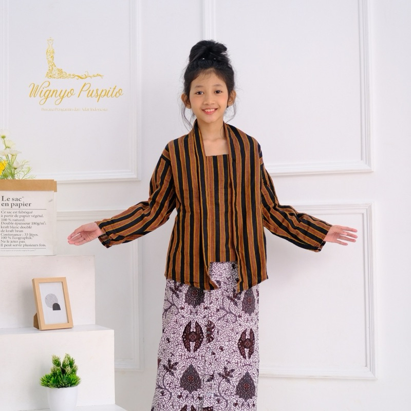 Jual SETELAN KEBAYA LURIK ANAK PEREMPUAN | Shopee Indonesia