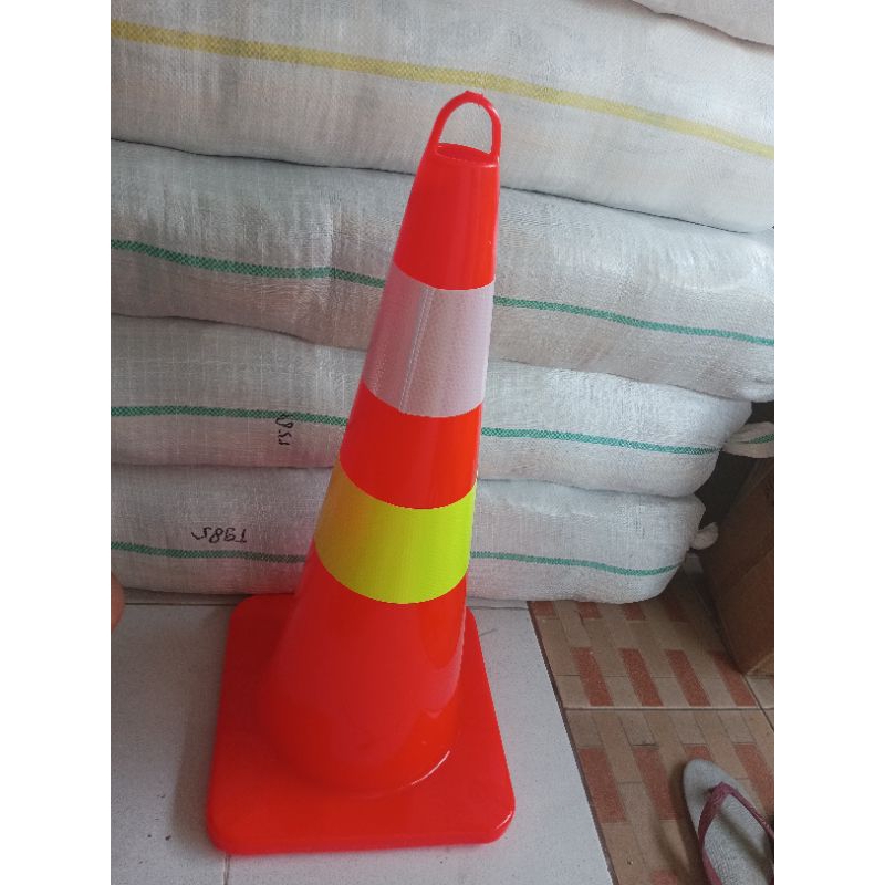 Jual Traffic cone rubber kerucut lalu lintas karet | Shopee Indonesia
