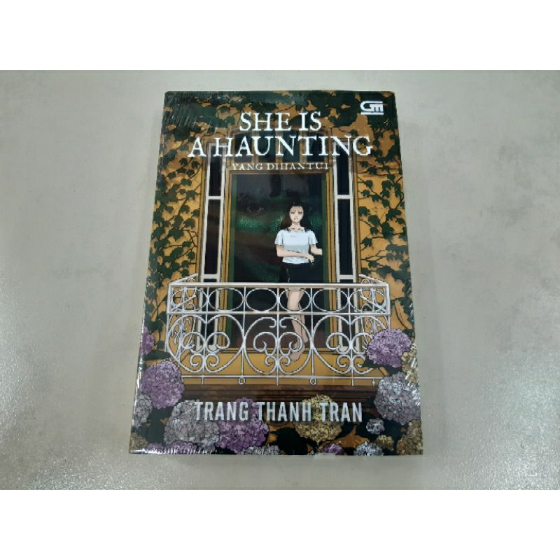 Jual Novel She is Haunting (Yang Dihantui) - Trang Thanh Tran | Shopee ...