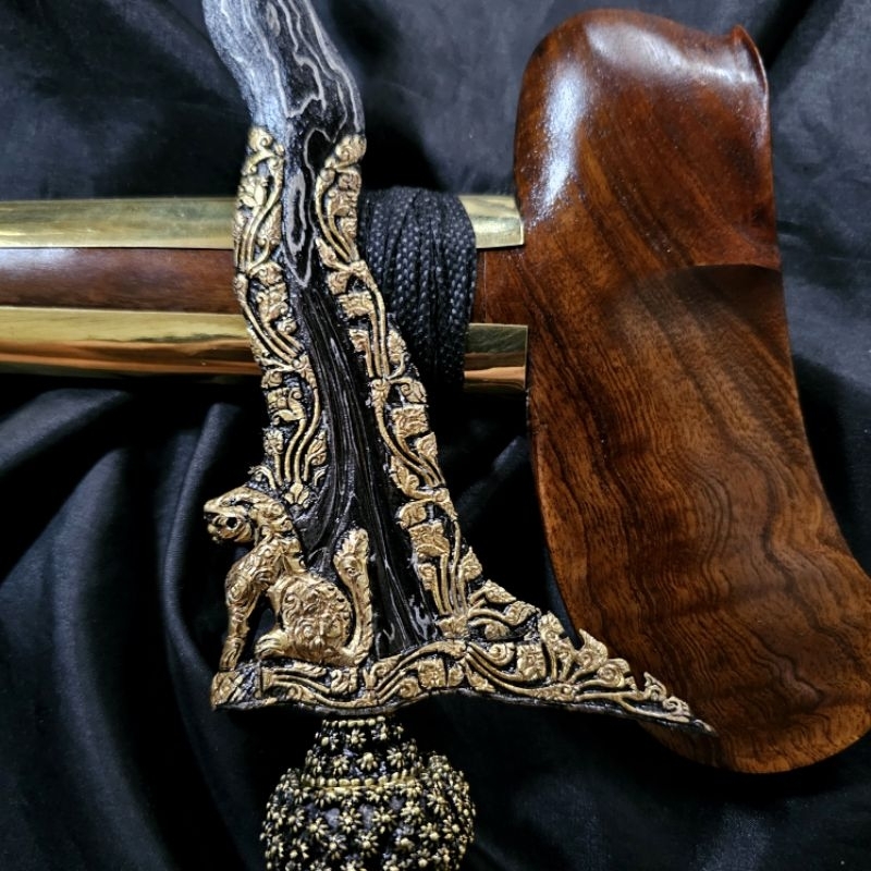 Jual Keris Singo Luk 11 Kinatah Sepuh Emas Pamor Banyi Mili | Shopee ...