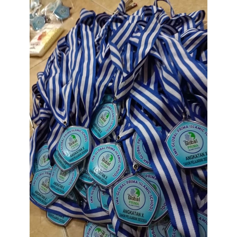 Jual MEDALI AKRILIK RESIN 1 MUKA (1 SISI) | Shopee Indonesia