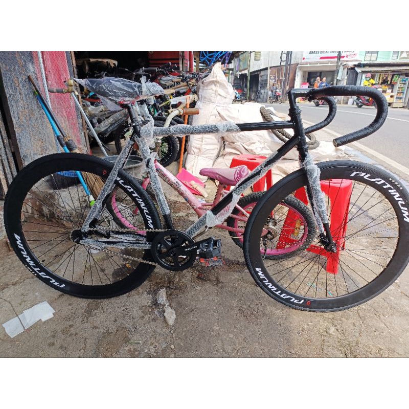 Jual sepeda fixie 700c frame besi lokal dan platinum rem torpedo stang ...