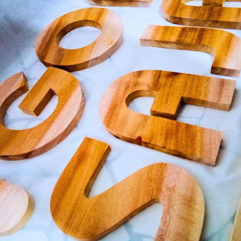 Jual Ukir Huruf Kayu Timbul Custom Tulisan Kayu Pajangan Dinding Kayu ...