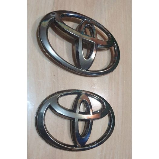 Jual Emblem Logo Lambang Toyota Veloz Avanza 2016-2022 Blackchrome ...