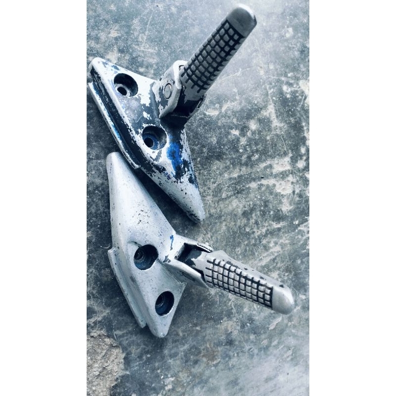 Jual foot step belakang Suzuki spin ori second | Shopee Indonesia