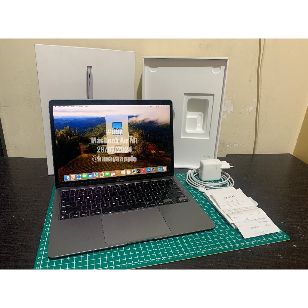 Jual Macbook Air M1 SSD 256GB RAM 8GB Space Grey Garansi Resmi | Shopee ...