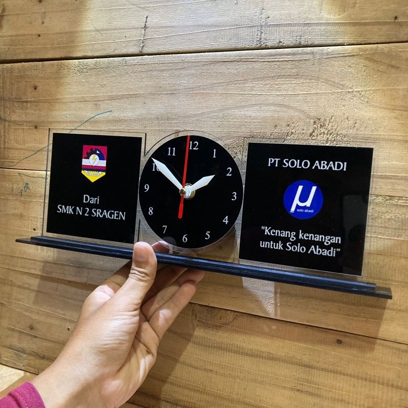 Jual Kenang-kenangan Jam Duduk Akrilik Untuk PKL Magang | Hampers PKL ...