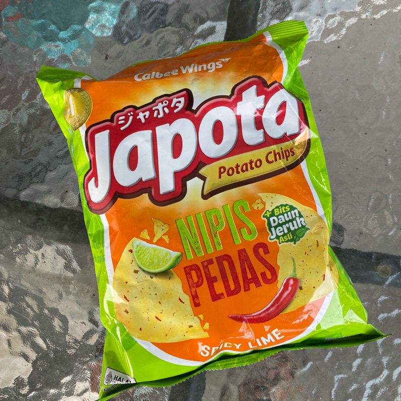 Jual Japota Potato Chips Nipis Pedas Kemasan 68 gram Murah & Hemat ...