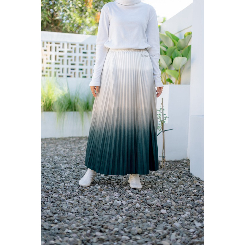 Jual DIORA Rok Plisket Gradasi Premium – Bawahan Wanita All Size / Rok ...