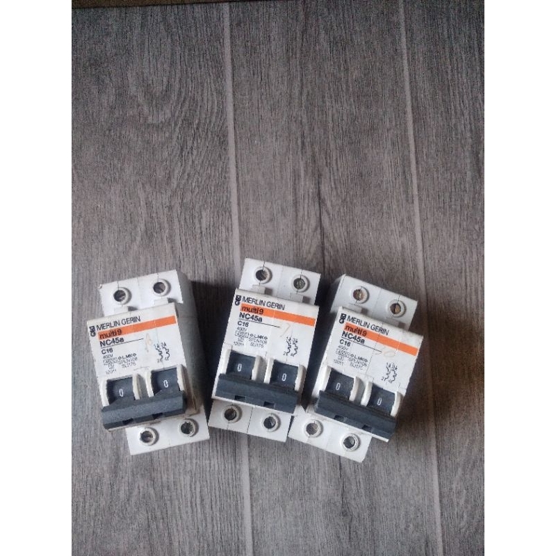 Jual MCB 2 Pole Merlin gerin 16A Second | Shopee Indonesia