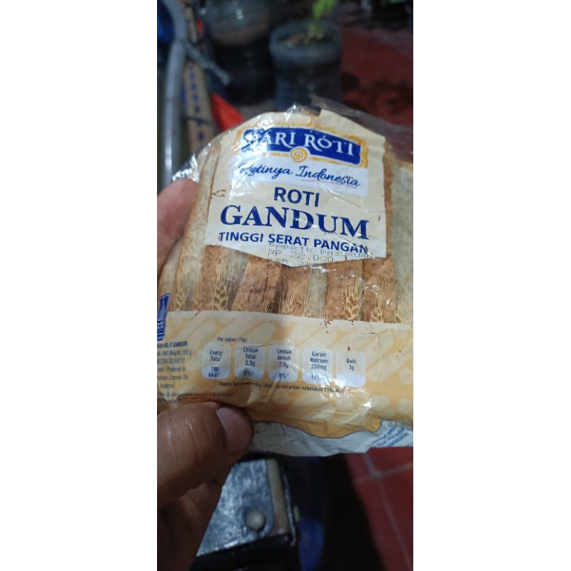 Jual Roti Gandum Random atau Roti reject atau rusak merk sari cocok ...