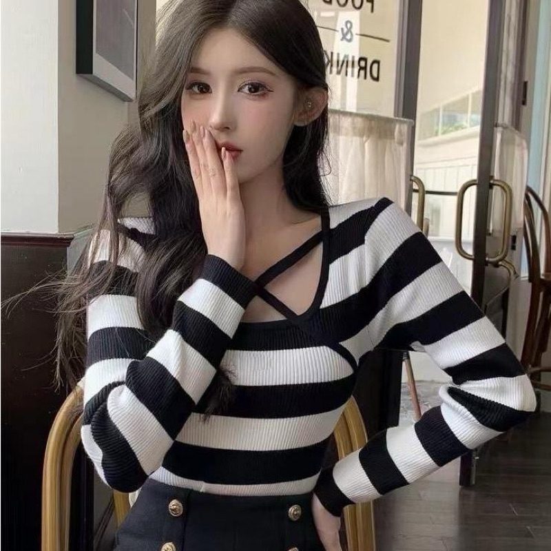 Jual ATASAN RAJUT LENGAN PANJANG WANITA KOREAN STYLE TOP RAJUT STRIPES KNIT SQUARE NECK TALI ...