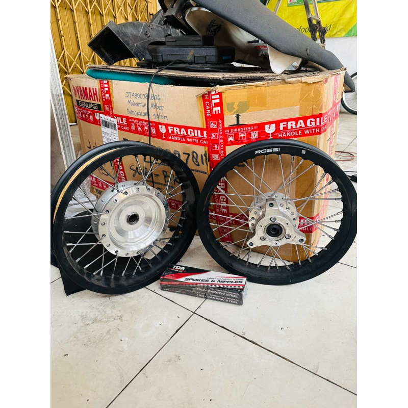 Jual Velg V rossi pnp nmax new ring 14 + shock dbs 280 mm | Shopee ...
