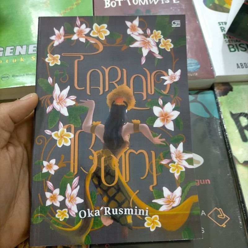 Jual Tarian Bumi by Oka Rusmini | Shopee Indonesia